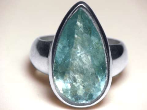 Aquamarine Rings: natural aquamarine rings