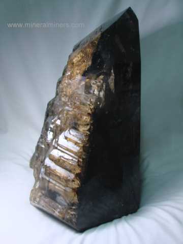 Clear Quartz Crystals and Milky Quartz Crystals: rock crystal quartz points