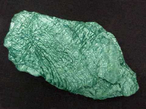 Fuchsite Mica Mineral Specimens: natural green fuchsite