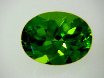 Peridot Gemstones: natural peridot gems