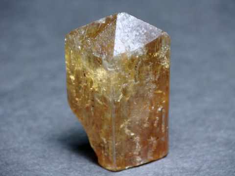 Topaz Crystals and Topaz Mineral Specimens: natural color topaz crystals